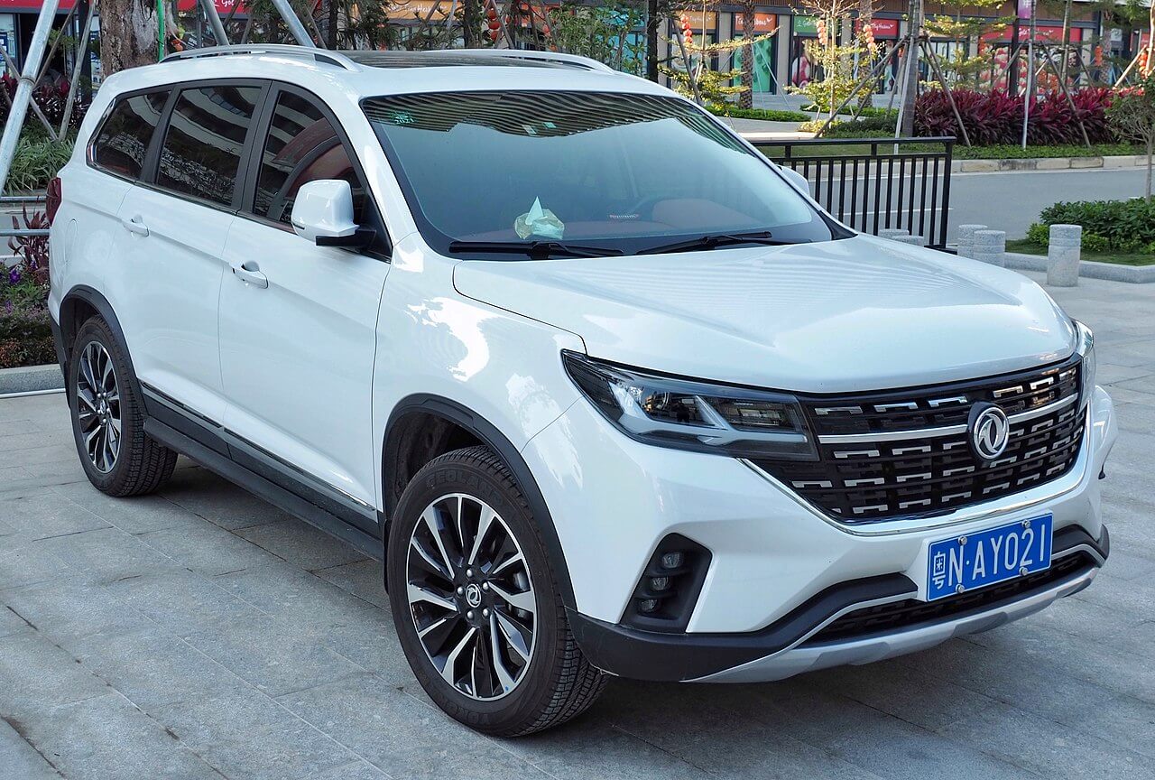 Top 14 Chinese Car Brands (With Photos)