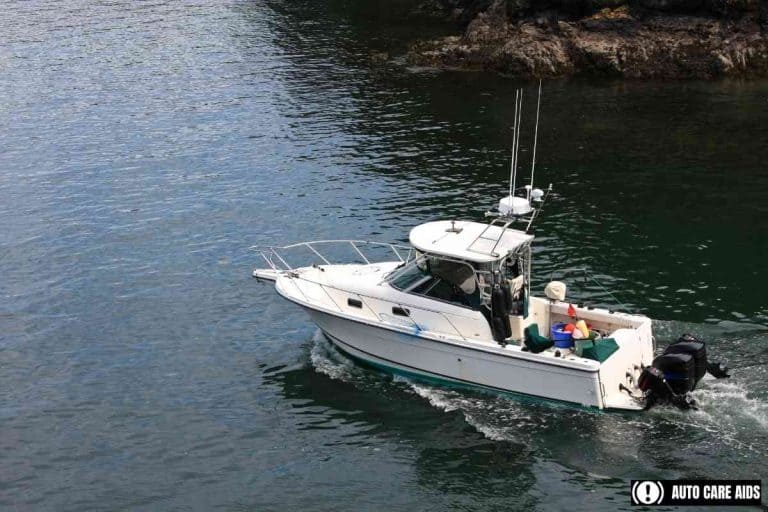 25 Different Types of Boats (With Photos)