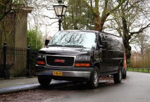 6 Best 10-Passenger Vehicles (With Photos)