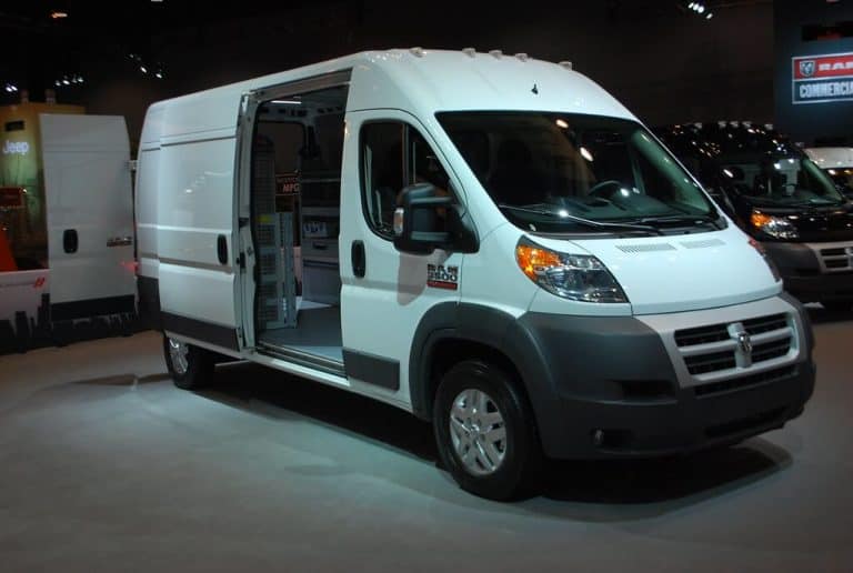 6 Best 10-Passenger Vehicles (With Photos)