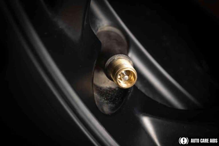 8 Major Parts of a Car Wheel (With Photos)