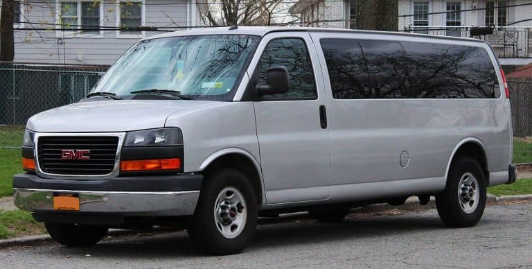 7 Best 12 Passenger Vehicles (With Photos)